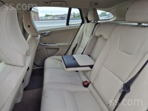 Brūns Volvo V60 2011 Rīga, ar dzinēja tilpumu 1.60 L un nobraukumu 270 tūkst. km par 3200 €, foto 14 vietnē AUTOMOTO.COM.LV