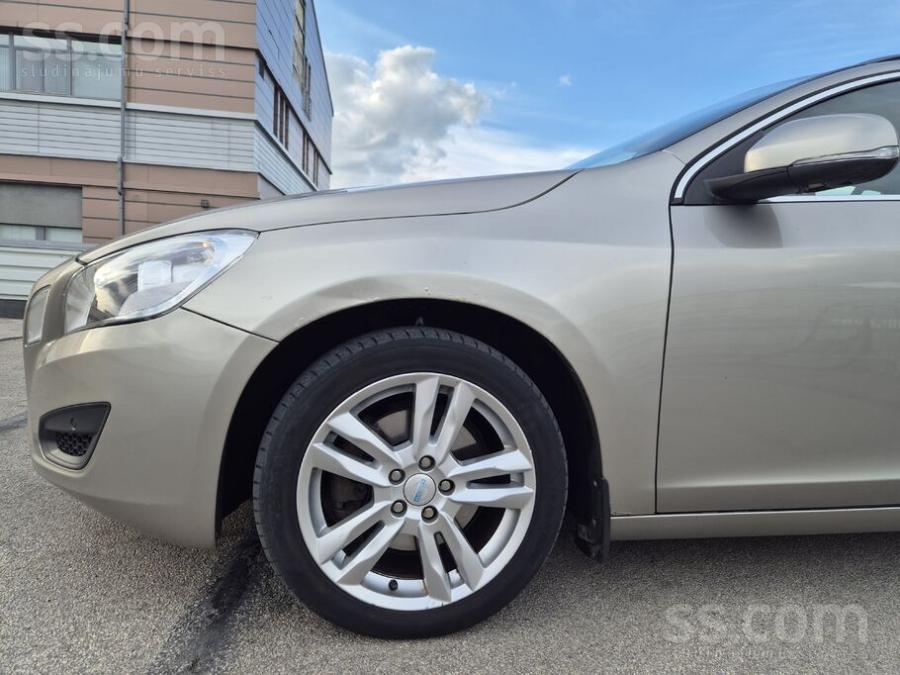 Brūns Volvo V60 2011 Rīga, ar dzinēja tilpumu 1.60 L un nobraukumu 270 tūkst. km par 3200 €, foto 17 vietnē AUTOMOTO.COM.LV