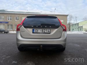 Brown Volvo V60 2011 in Riga, with an engine capacity of 1.60 L and mileage of 291 thousand km for 3950 €, photo 8 on AUTOMOTO.COM.LV