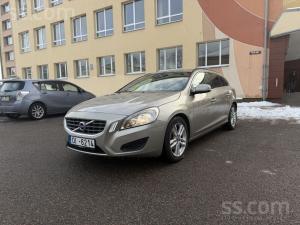 Brown Volvo V60 2011 in Riga, with an engine capacity of 1.60 L and mileage of 291 thousand km for 3950 €, photo 9 on AUTOMOTO.COM.LV
