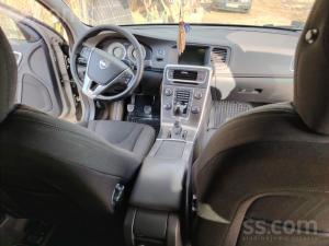 Brown Volvo V60 2011 in Riga, with an engine capacity of 1.60 L and mileage of 291 thousand km for 3950 €, photo 10 on AUTOMOTO.COM.LV