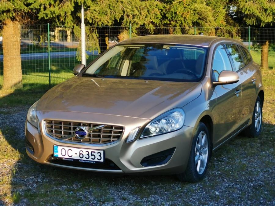 Brūns Volvo V60 2011 Rīga, ar dzinēja tilpumu 2.00 L un nobraukumu 359 tūkst. km par 5995 €, foto 1 vietnē AUTOMOTO.COM.LV