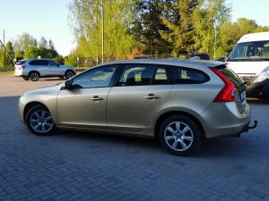 Brūns Volvo V60 2011 Rīga, ar dzinēja tilpumu 2.00 L un nobraukumu 359 tūkst. km par 5995 €, foto 5 vietnē AUTOMOTO.COM.LV