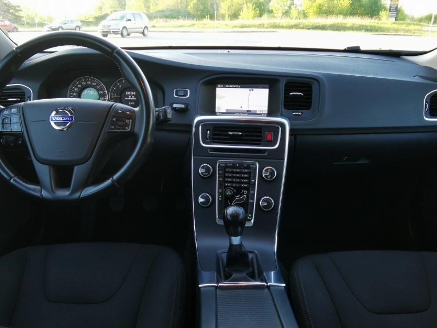Brūns Volvo V60 2011 Rīga, ar dzinēja tilpumu 2.00 L un nobraukumu 359 tūkst. km par 5995 €, foto 6 vietnē AUTOMOTO.COM.LV