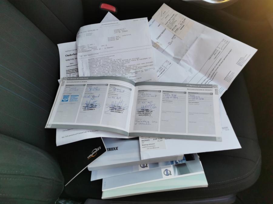 Brūns Volvo V60 2011 Rīga, ar dzinēja tilpumu 2.00 L un nobraukumu 359 tūkst. km par 5995 €, foto 16 vietnē AUTOMOTO.COM.LV