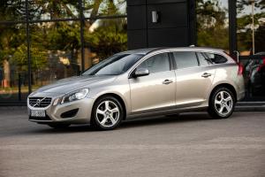 Brown Volvo V60 2011 in Riga, with an engine capacity of 2.00 L and mileage of 289 thousand km for 6990 €, photo 7 on AUTOMOTO.COM.LV