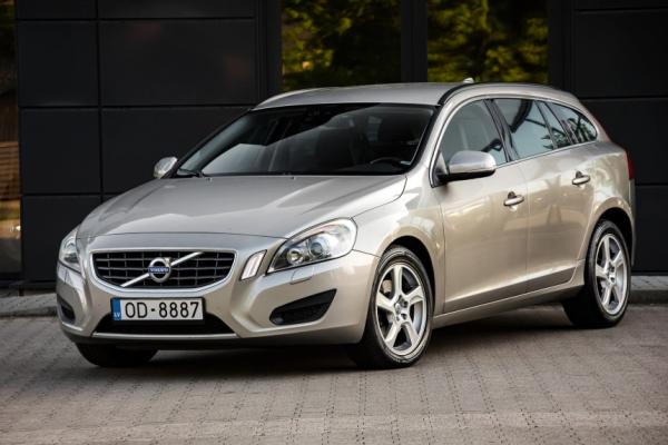 Brown Volvo V60 2011 in Riga, with an engine capacity of 2.00 L and mileage of 289 thousand km for 6990 €, photo 7 on AUTOMOTO.COM.LV