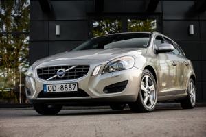 Brown Volvo V60 2011 in Riga, with an engine capacity of 2.00 L and mileage of 289 thousand km for 6990 €, photo 10 on AUTOMOTO.COM.LV