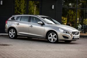 Brown Volvo V60 2011 in Riga, with an engine capacity of 2.00 L and mileage of 289 thousand km for 6990 €, photo 11 on AUTOMOTO.COM.LV
