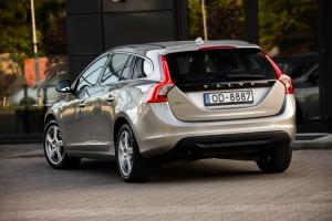 Brown Volvo V60 2011 in Riga, with an engine capacity of 2.00 L and mileage of 289 thousand km for 6990 €, photo 13 on AUTOMOTO.COM.LV
