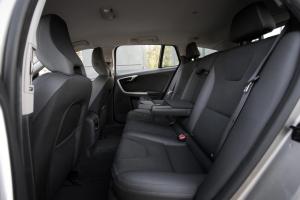 Brown Volvo V60 2011 in Riga, with an engine capacity of 2.00 L and mileage of 289 thousand km for 6990 €, photo 27 on AUTOMOTO.COM.LV