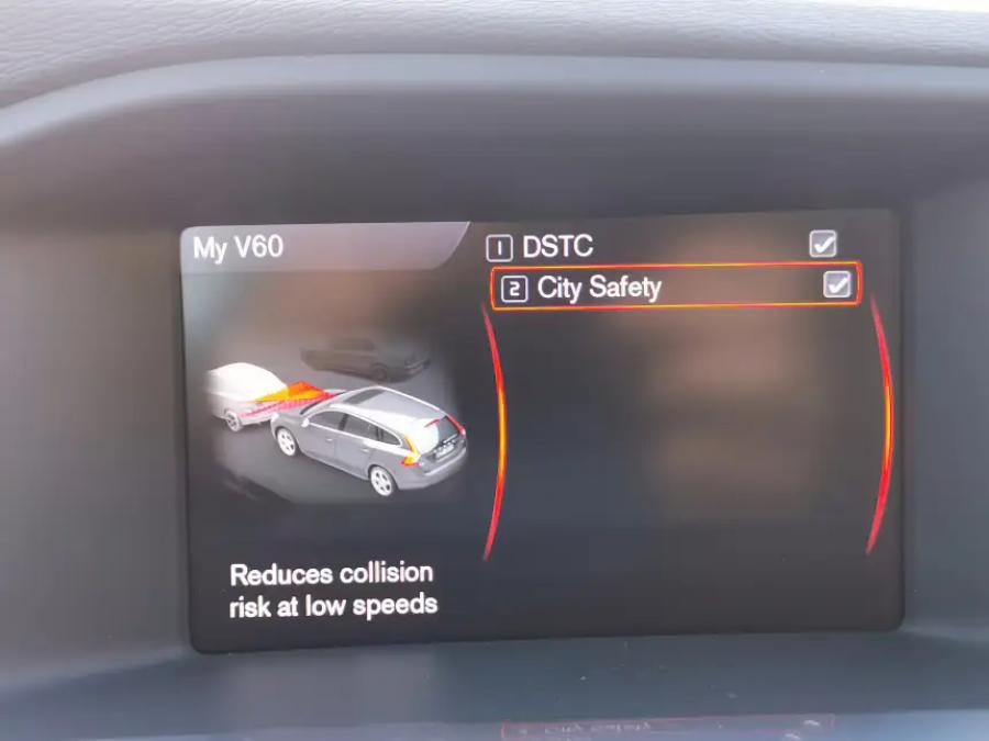 Brown Volvo V60 2011 in Kuldiga, with an engine capacity of 2.00 L and mileage of 359 thousand km for 5995 €, photo 14 on AUTOMOTO.COM.LV