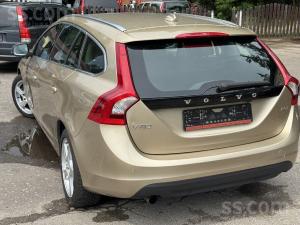 Brūns Volvo V60 2011 Rīga, ar dzinēja tilpumu 2.00 L un nobraukumu 155 tūkst. km par 7750 €, foto 4 vietnē AUTOMOTO.COM.LV