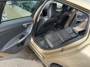 Brūns Volvo V60 2011 Rīga, ar dzinēja tilpumu 2.00 L un nobraukumu 155 tūkst. km par 7750 €, foto 10 vietnē AUTOMOTO.COM.LV
