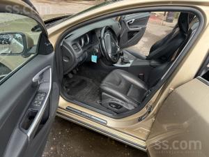 Brūns Volvo V60 2011 Rīga, ar dzinēja tilpumu 2.00 L un nobraukumu 155 tūkst. km par 7750 €, foto 11 vietnē AUTOMOTO.COM.LV