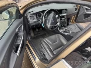 Brūns Volvo V60 2011 Rīga, ar dzinēja tilpumu 2.00 L un nobraukumu 155 tūkst. km par 7750 €, foto 12 vietnē AUTOMOTO.COM.LV
