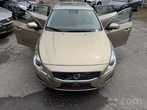 Brūns Volvo V60 2011 Rīga, ar dzinēja tilpumu 2.00 L un nobraukumu 155 tūkst. km par 7750 €, foto 14 vietnē AUTOMOTO.COM.LV