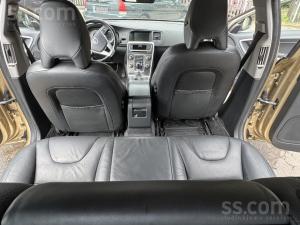 Brūns Volvo V60 2011 Rīga, ar dzinēja tilpumu 2.00 L un nobraukumu 155 tūkst. km par 7750 €, foto 18 vietnē AUTOMOTO.COM.LV