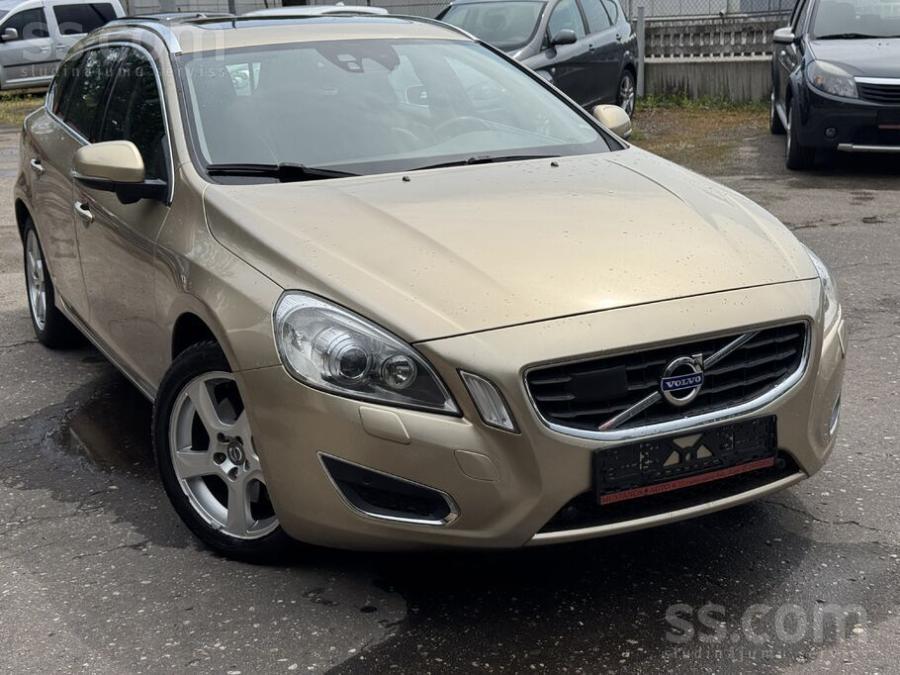 Brūns Volvo V60 2011 Rīga, ar dzinēja tilpumu 2.00 L un nobraukumu 155 tūkst. km par 7750 €, foto 22 vietnē AUTOMOTO.COM.LV