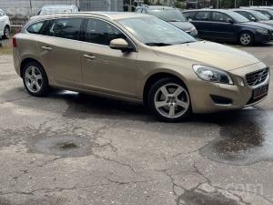 Brūns Volvo V60 2011 Rīga, ar dzinēja tilpumu 2.00 L un nobraukumu 155 tūkst. km par 7750 €, foto 24 vietnē AUTOMOTO.COM.LV