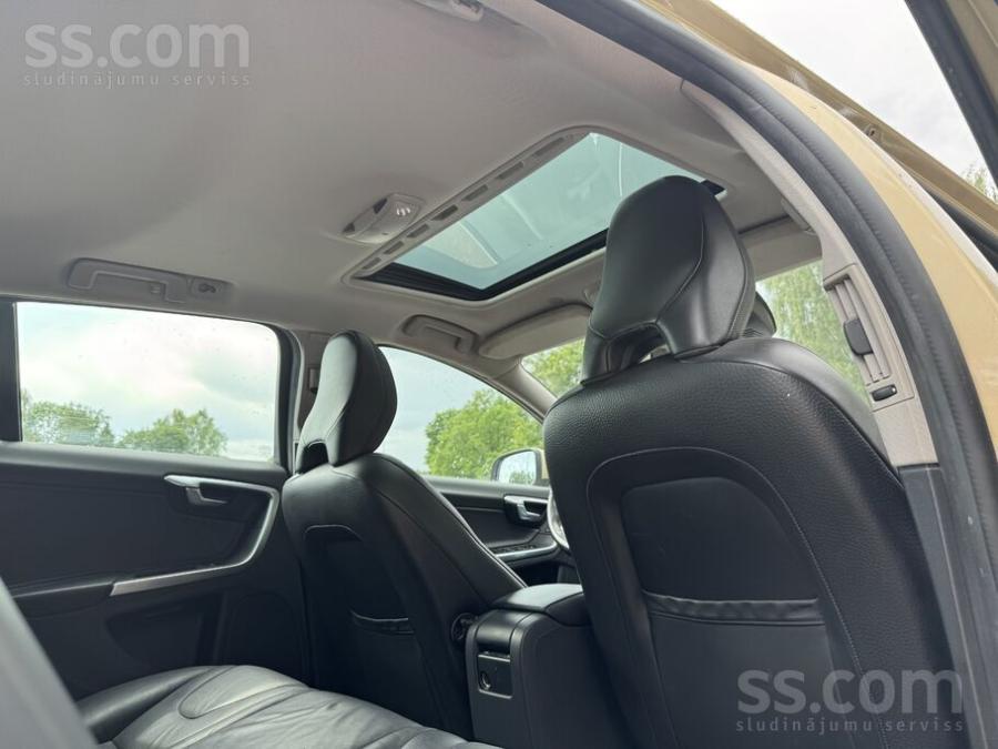 Brūns Volvo V60 2011 Rīga, ar dzinēja tilpumu 2.00 L un nobraukumu 155 tūkst. km par 7750 €, foto 25 vietnē AUTOMOTO.COM.LV