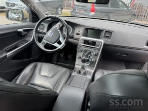Brūns Volvo V60 2011 Rīga, ar dzinēja tilpumu 2.00 L un nobraukumu 155 tūkst. km par 7750 €, foto 26 vietnē AUTOMOTO.COM.LV