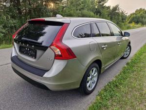 Brown Volvo V60 2011 in Vilnius, with an engine capacity of 1.98 L and mileage of 277 thousand km for 5950 €, photo 5 on AUTOMOTO.COM.LV