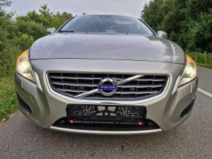 Brown Volvo V60 2011 in Vilnius, with an engine capacity of 1.98 L and mileage of 277 thousand km for 5950 €, photo 7 on AUTOMOTO.COM.LV