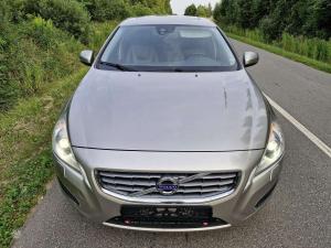 Brown Volvo V60 2011 in Vilnius, with an engine capacity of 1.98 L and mileage of 277 thousand km for 5950 €, photo 8 on AUTOMOTO.COM.LV