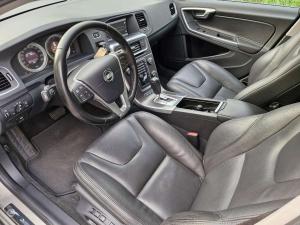 Brown Volvo V60 2011 in Vilnius, with an engine capacity of 1.98 L and mileage of 277 thousand km for 5950 €, photo 11 on AUTOMOTO.COM.LV