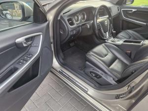 Brown Volvo V60 2011 in Vilnius, with an engine capacity of 1.98 L and mileage of 277 thousand km for 5950 €, photo 14 on AUTOMOTO.COM.LV