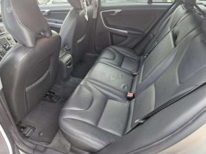 Brown Volvo V60 2011 in Vilnius, with an engine capacity of 1.98 L and mileage of 277 thousand km for 5950 €, photo 21 on AUTOMOTO.COM.LV