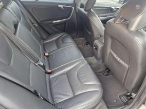 Brown Volvo V60 2011 in Vilnius, with an engine capacity of 1.98 L and mileage of 277 thousand km for 5950 €, photo 22 on AUTOMOTO.COM.LV