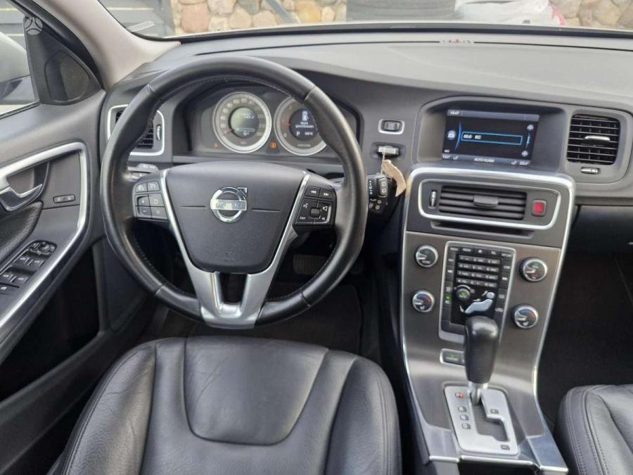 Brown Volvo V60 2011 in Vilnius, with an engine capacity of 1.98 L and mileage of 277 thousand km for 5950 €, photo 23 on AUTOMOTO.COM.LV