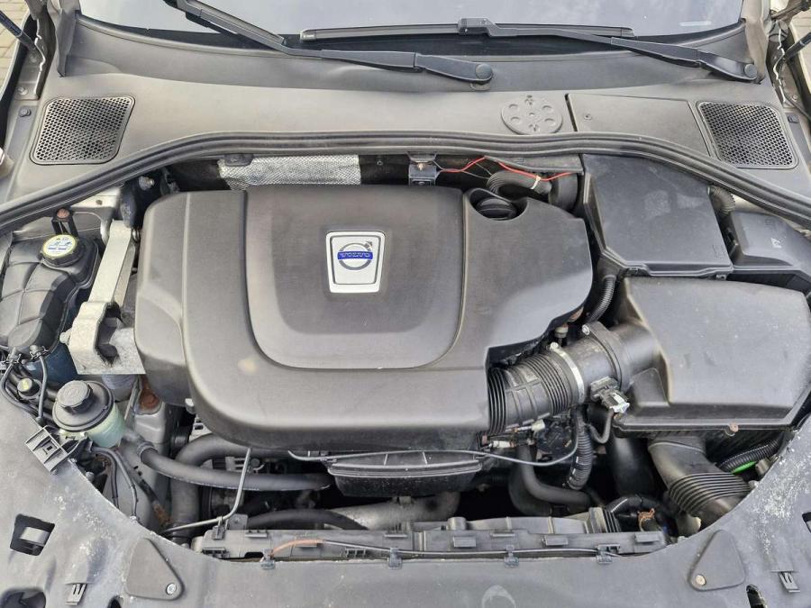 Brown Volvo V60 2011 in Vilnius, with an engine capacity of 1.98 L and mileage of 277 thousand km for 5950 €, photo 31 on AUTOMOTO.COM.LV