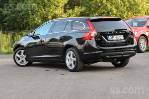 Brown Volvo V60 2011 in Jelgava, with an engine capacity of 2.00 L and mileage of 0 thousand km for 6250 €, photo 7 on AUTOMOTO.COM.LV