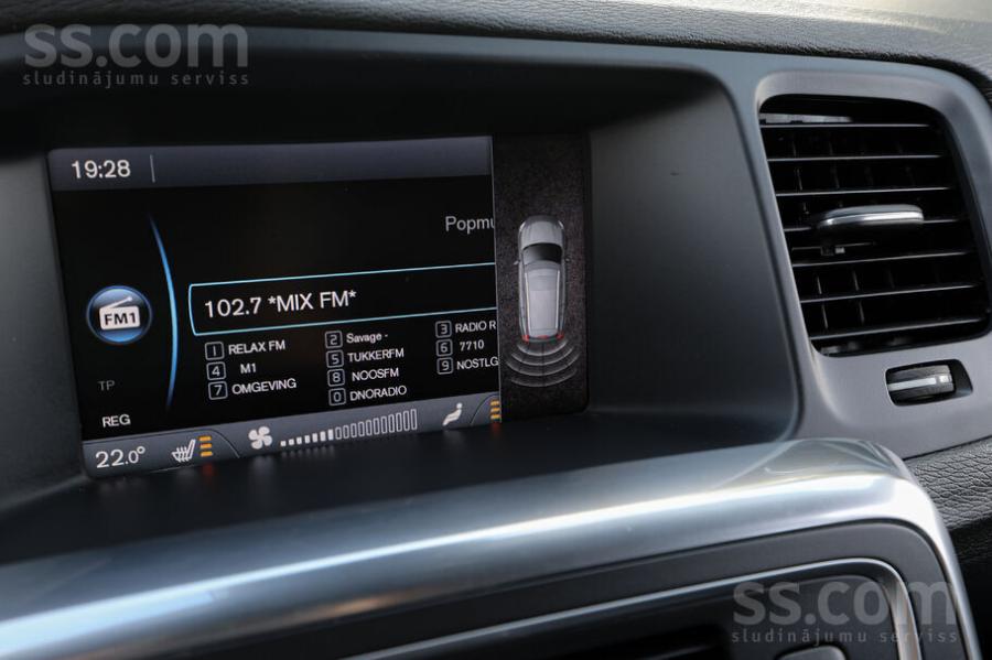 Brown Volvo V60 2011 in Jelgava, with an engine capacity of 2.00 L and mileage of 0 thousand km for 6250 €, photo 16 on AUTOMOTO.COM.LV