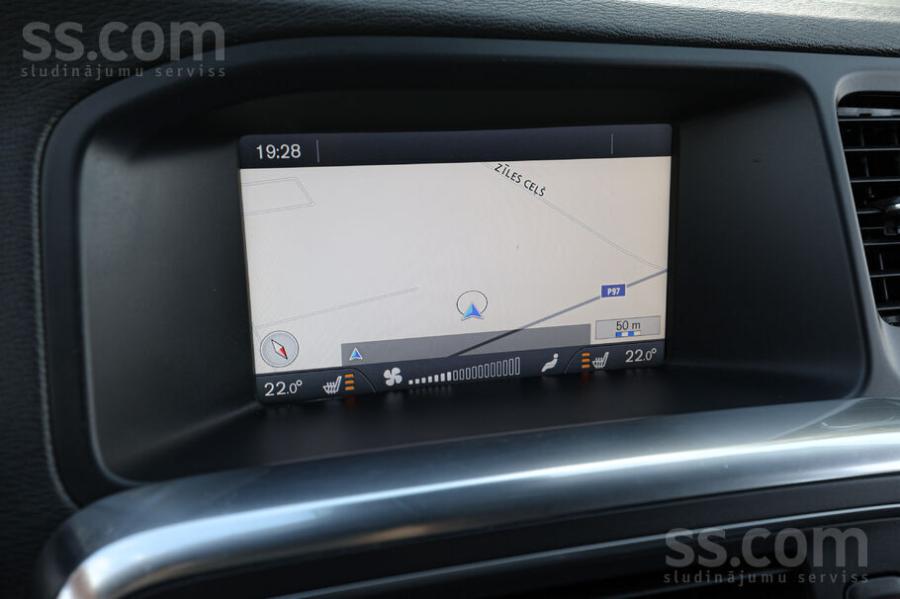 Brown Volvo V60 2011 in Jelgava, with an engine capacity of 2.00 L and mileage of 0 thousand km for 6250 €, photo 18 on AUTOMOTO.COM.LV