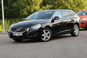 Brown Volvo V60 2011 in Jelgava, with an engine capacity of 2.00 L and mileage of 355 thousand km for 6250 €, photo  on AUTOMOTO.COM.LV
