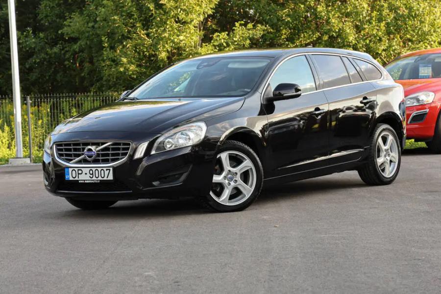 Brown Volvo V60 2011 in Jelgava, with an engine capacity of 2.00 L and mileage of 355 thousand km for 6250 €, photo 1 on AUTOMOTO.COM.LV
