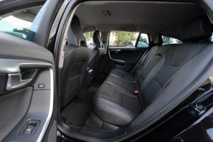 Brown Volvo V60 2011 in Jelgava, with an engine capacity of 2.00 L and mileage of 355 thousand km for 6250 €, photo 11 on AUTOMOTO.COM.LV