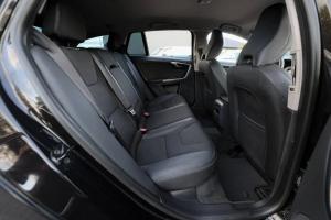 Brown Volvo V60 2011 in Jelgava, with an engine capacity of 2.00 L and mileage of 355 thousand km for 6250 €, photo 12 on AUTOMOTO.COM.LV