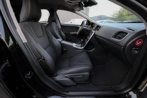 Brown Volvo V60 2011 in Jelgava, with an engine capacity of 2.00 L and mileage of 355 thousand km for 6250 €, photo 13 on AUTOMOTO.COM.LV