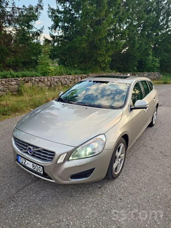 Brown Volvo V60 2011 in Talsi, with an engine capacity of 2.00 L and mileage of 417 thousand km for 3500 €, photo 1 on AUTOMOTO.COM.LV