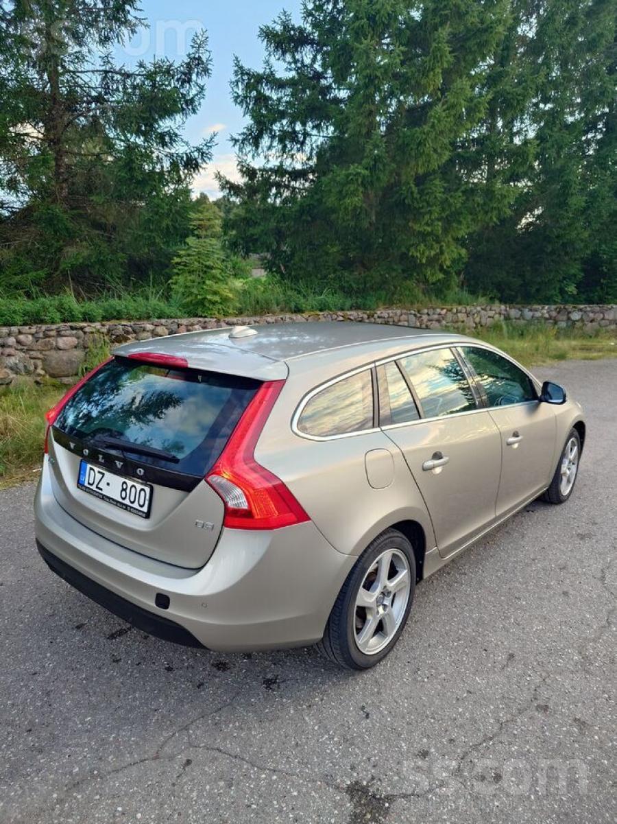 Brown Volvo V60 2011 in Talsi, with an engine capacity of 2.00 L and mileage of 417 thousand km for 3500 €, photo 5 on AUTOMOTO.COM.LV