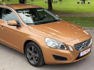 Brūns Volvo V60 2011 Raseiniai, ar dzinēja tilpumu 1.98 L un nobraukumu 295 tūkst. km par 5250 €, foto 4 vietnē AUTOMOTO.COM.LV