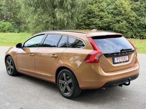 Brūns Volvo V60 2011 Raseiniai, ar dzinēja tilpumu 1.98 L un nobraukumu 295 tūkst. km par 5250 €, foto 7 vietnē AUTOMOTO.COM.LV