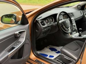 Brūns Volvo V60 2011 Raseiniai, ar dzinēja tilpumu 1.98 L un nobraukumu 295 tūkst. km par 5250 €, foto 16 vietnē AUTOMOTO.COM.LV