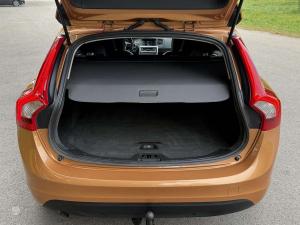 Brūns Volvo V60 2011 Raseiniai, ar dzinēja tilpumu 1.98 L un nobraukumu 295 tūkst. km par 5250 €, foto 20 vietnē AUTOMOTO.COM.LV