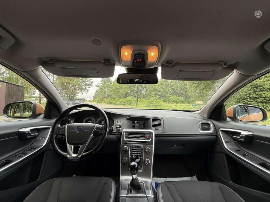 Brūns Volvo V60 2011 Raseiniai, ar dzinēja tilpumu 1.98 L un nobraukumu 295 tūkst. km par 5250 €, foto 26 vietnē AUTOMOTO.COM.LV